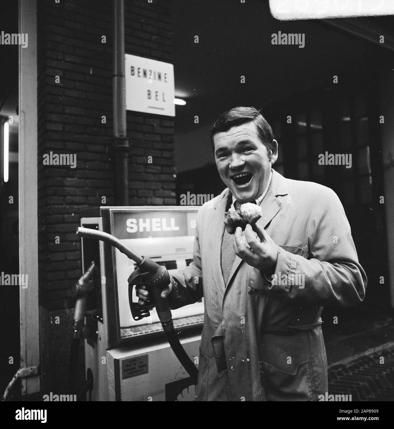 Oil Bulbs Eating Description: Petrol pump operated with oil bulb Date ...