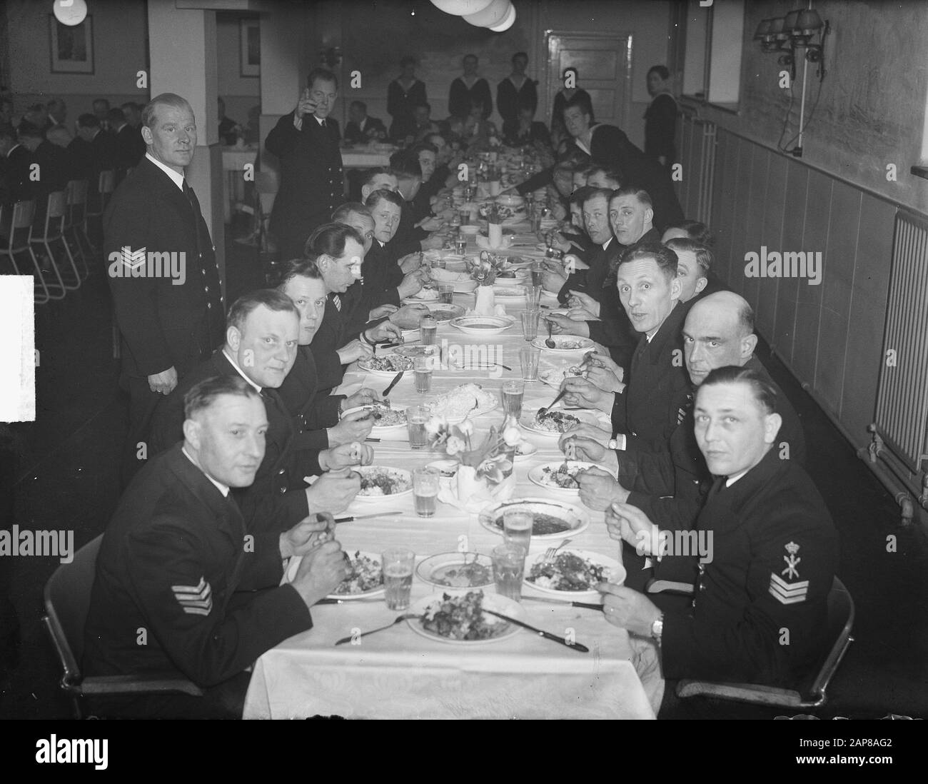 Submarine repair Black and White Stock Photos & Images - Alamy