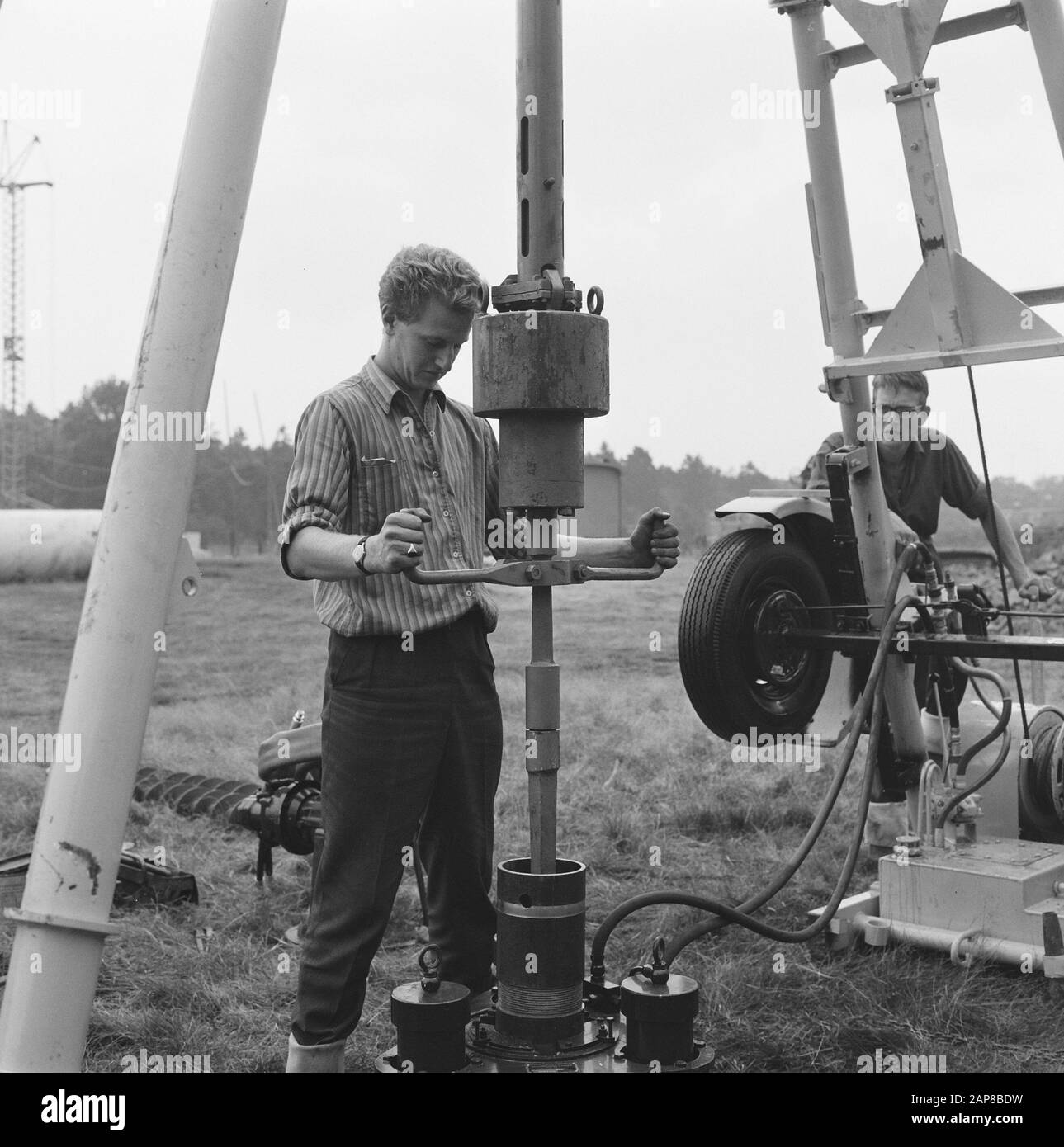 deep-ground drilling rigs, samples, percussion machines, pilcon Date ...