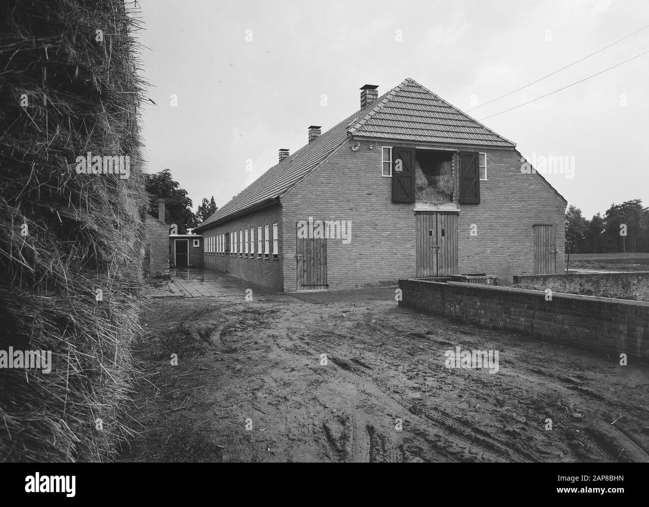 Vale farmhouse Black and White Stock Photos & Images - Alamy