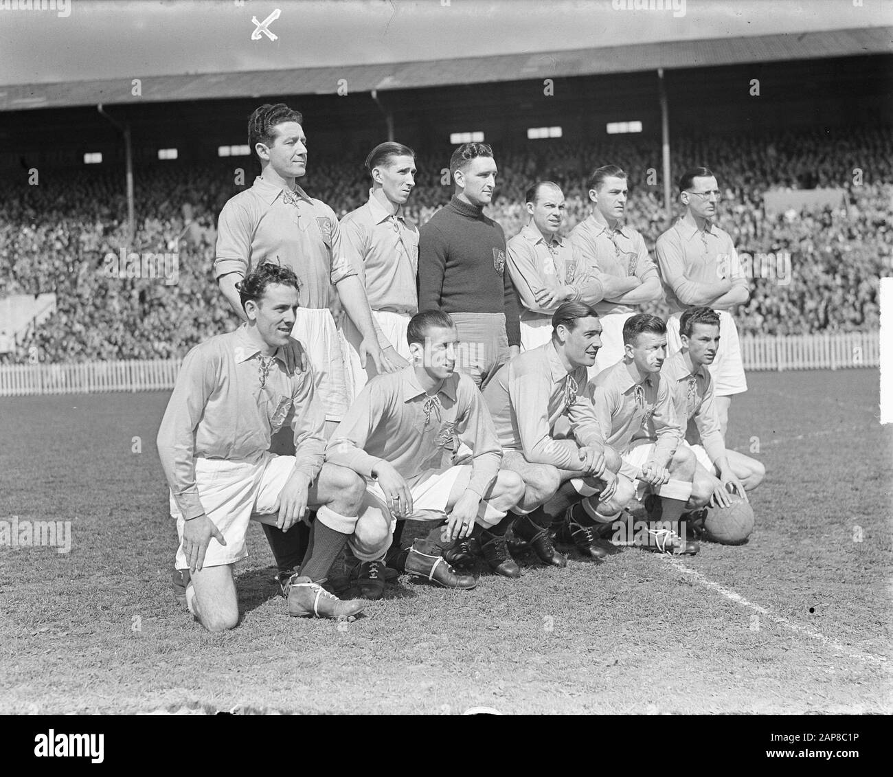Athletics contest netherlands Black and White Stock Photos & Images - Alamy