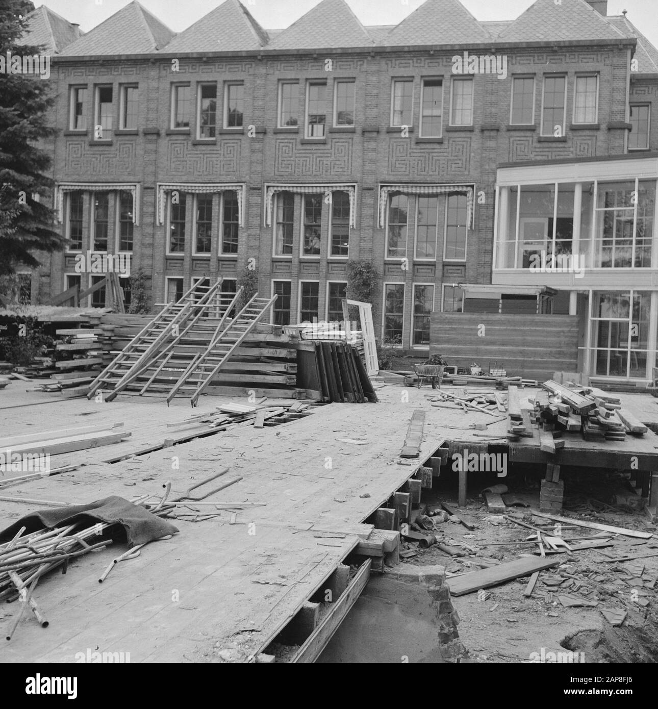 Demolition new hi-res stock photography and images - Alamy