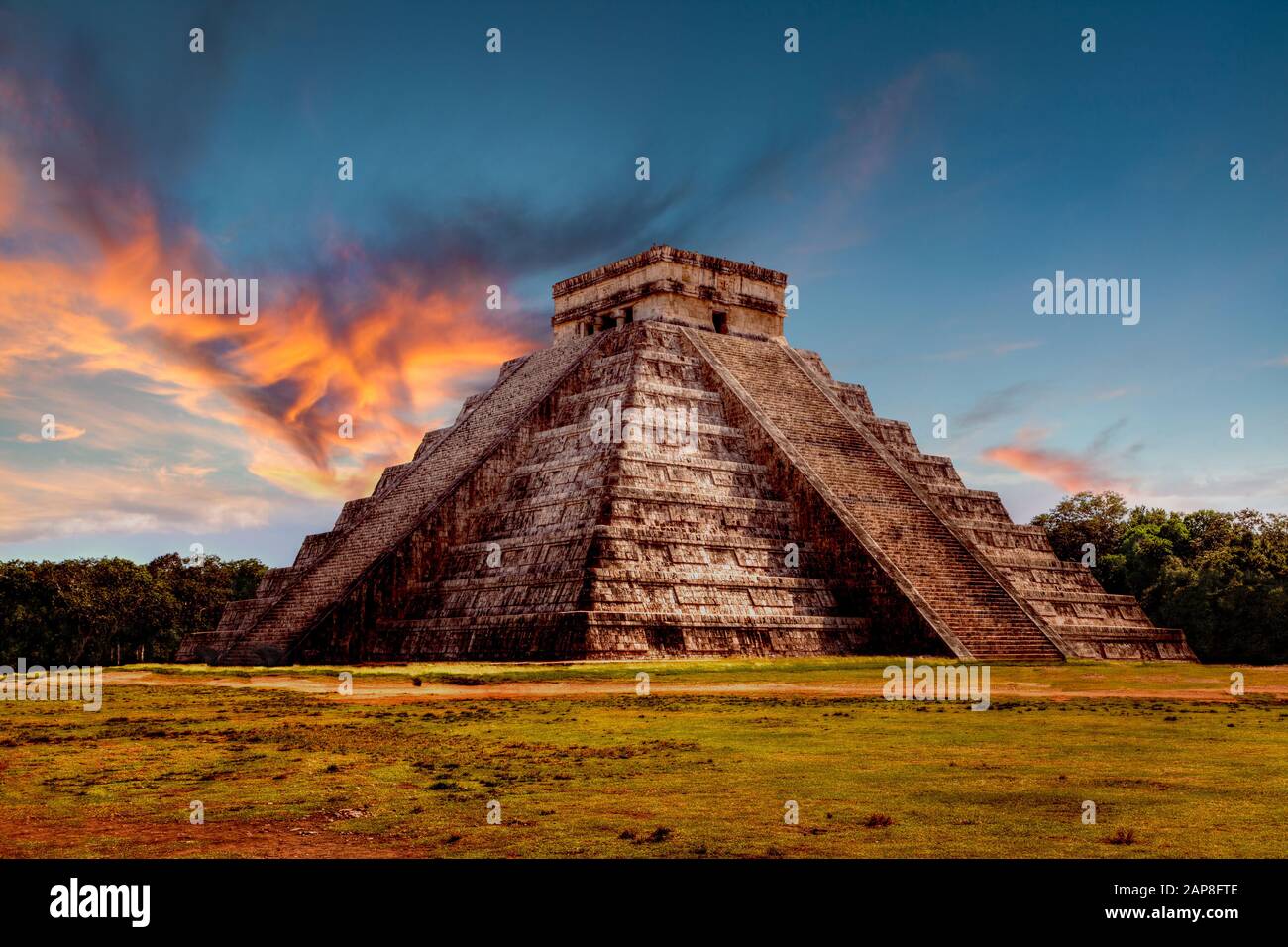 Sunset over Kukulcan Pyramid at Chichen Itza, Mexico, the largest ...