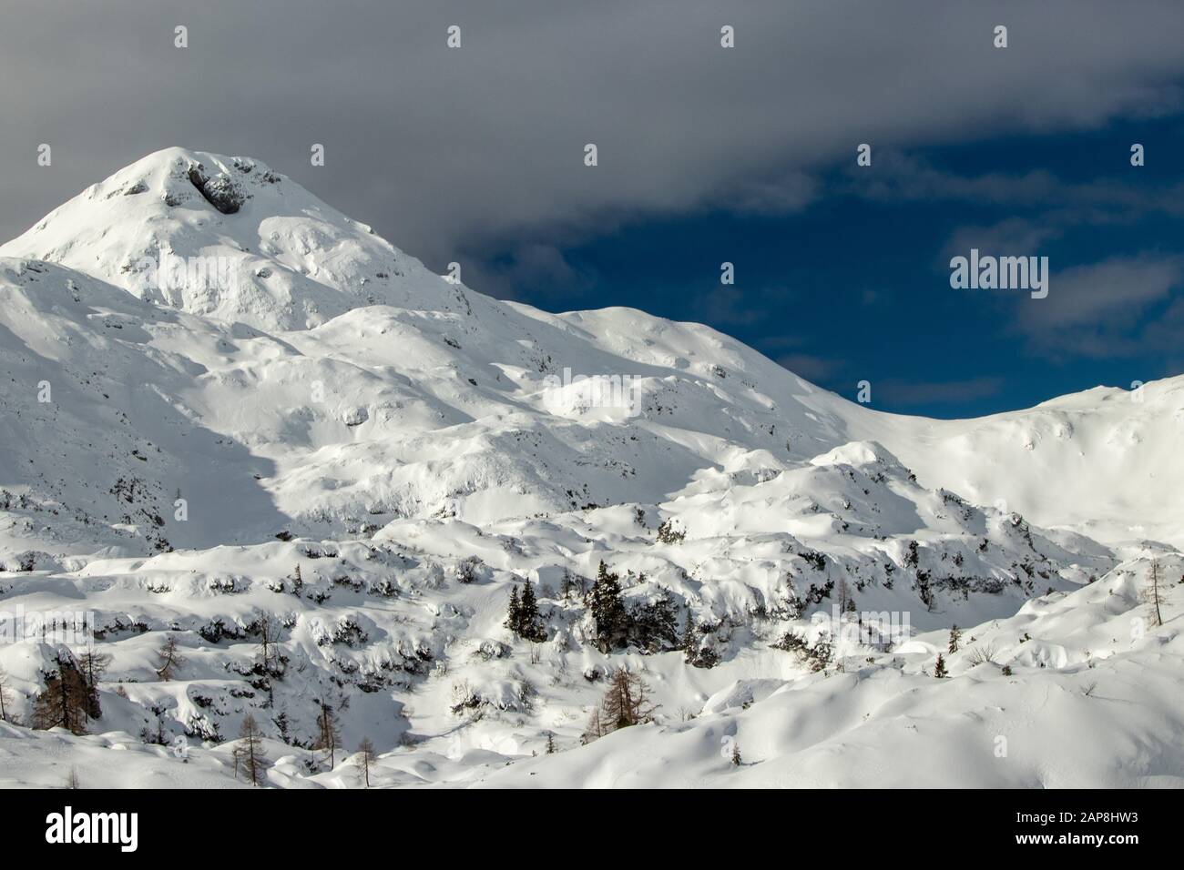 Day time geography sky nobody blue tree hi-res stock photography and ...
