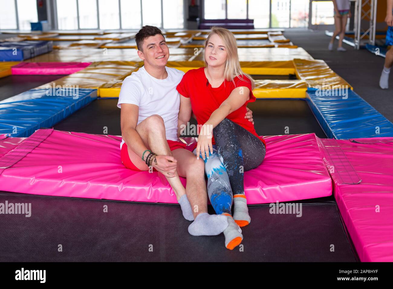 Acrobatic jump couple hi-res stock photography and images - Alamy