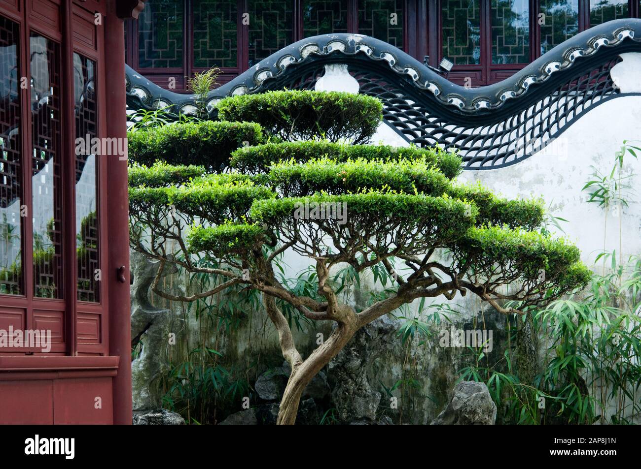 Shanghai, China. yuyuan garden, traditional Chinese garden, Suzhou ...