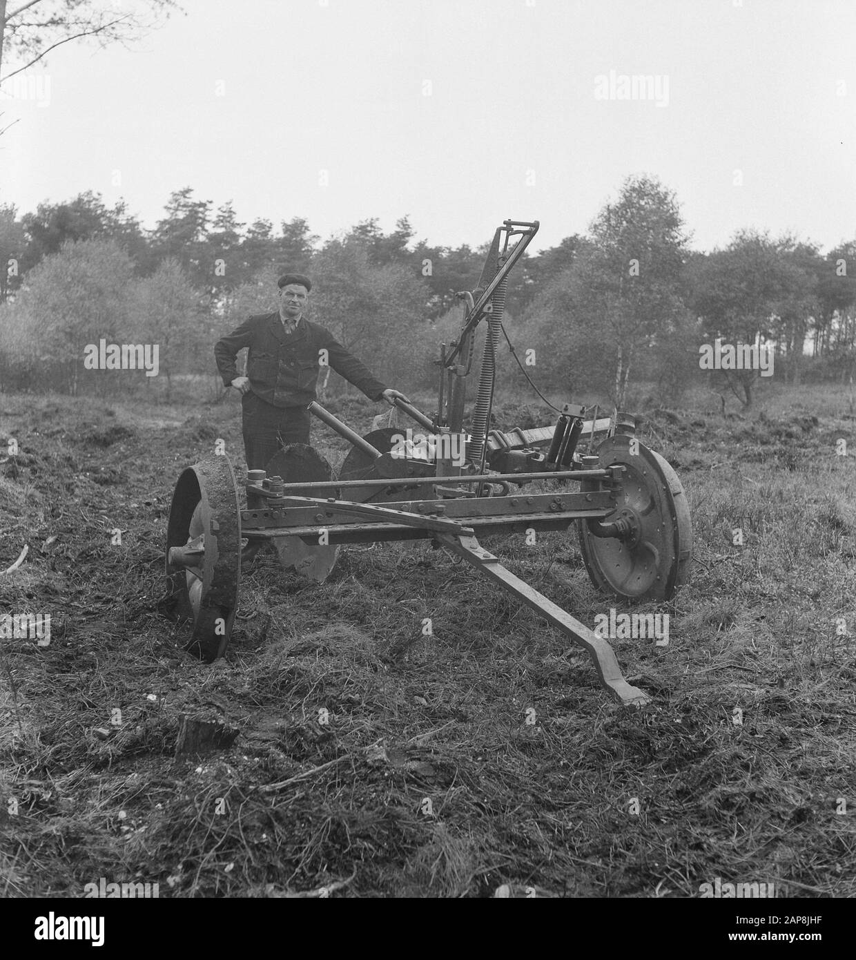 workers, tools, tillage Date: undated Keywords: workers, tillage, tools ...
