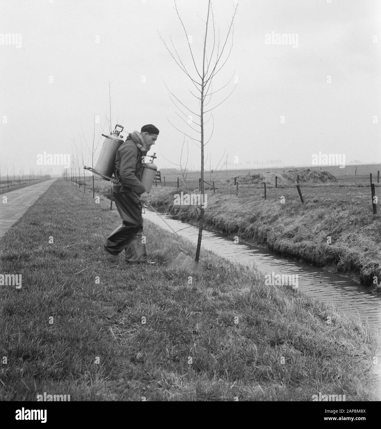 workers, spray installations, works, roads Date: undated Keywords ...