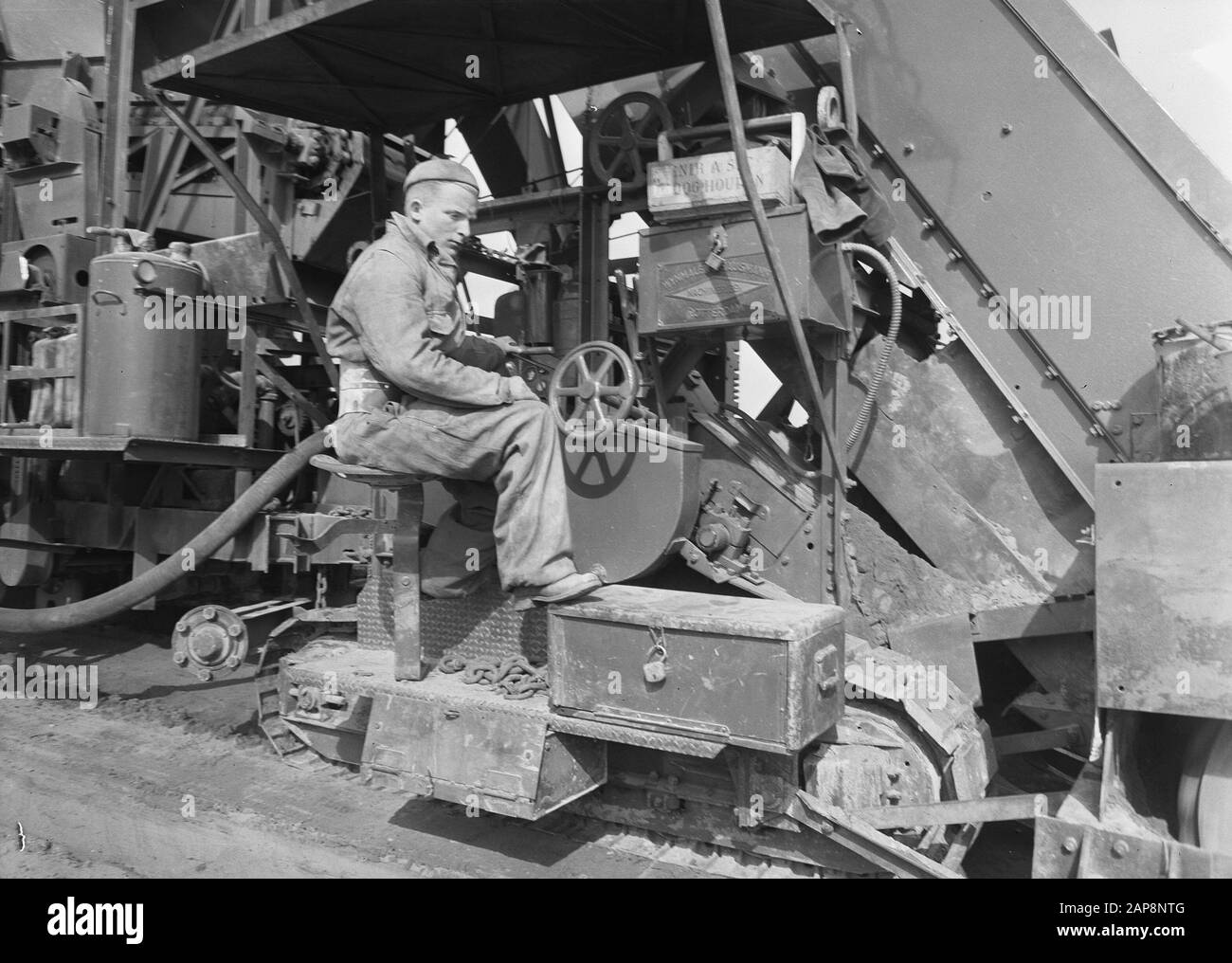 Cement mill operations hi-res stock photography and images - Alamy