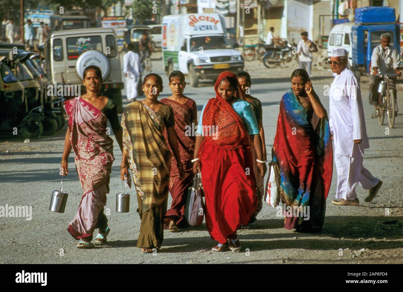 Street scene in Una, southern Gujarat, India Stock Photo - Alamy