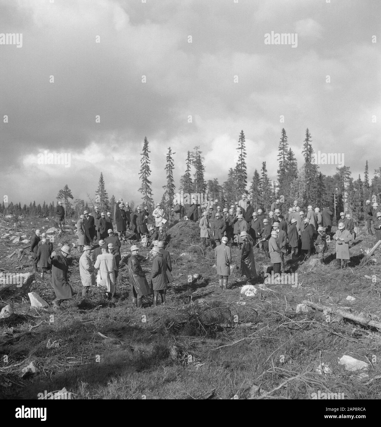 woodworking, people, overviews Date: undated Keywords: woodworking ...