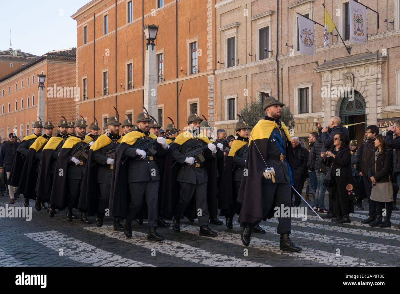 Vatican city military hi-res stock photography and images - Alamy