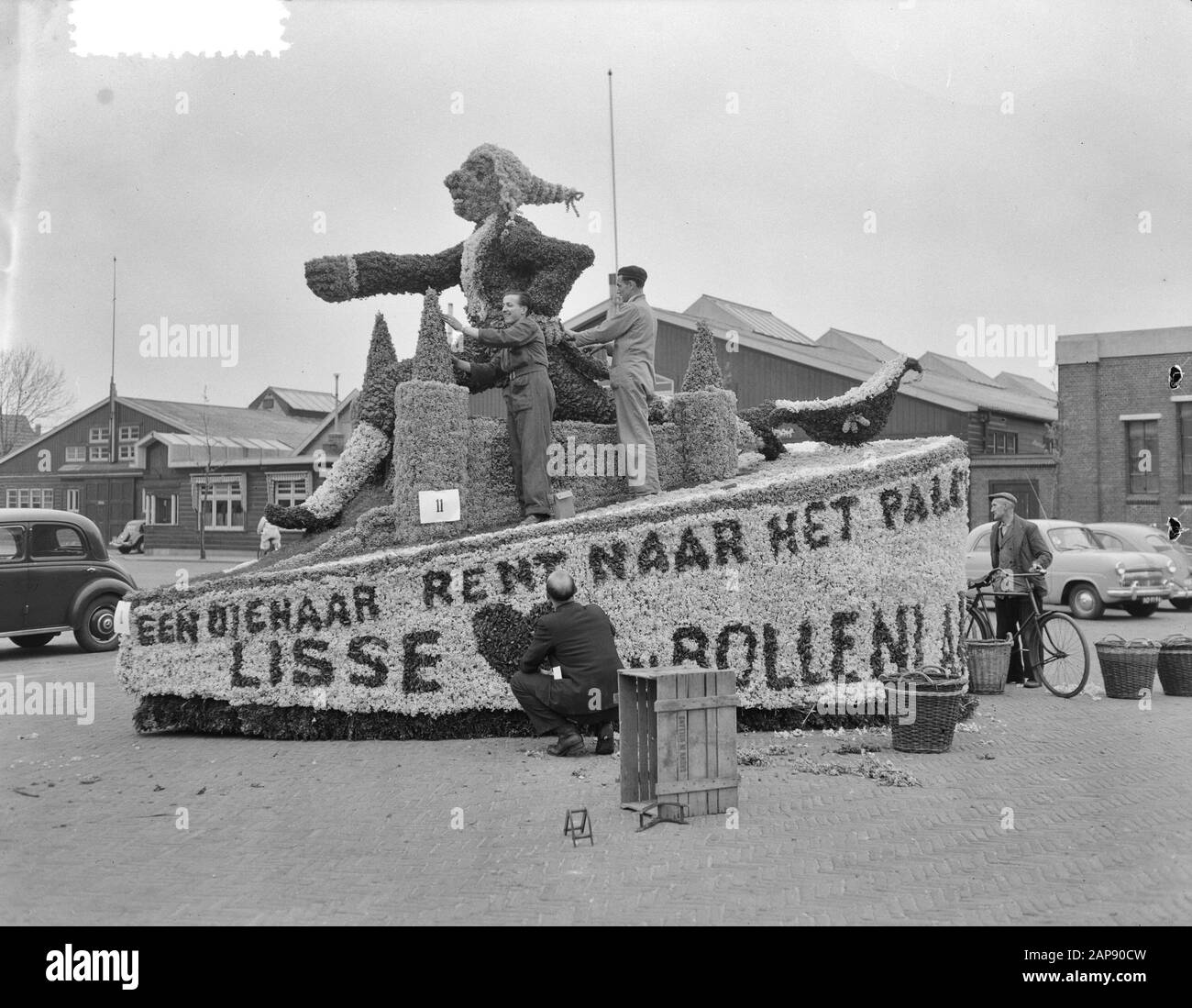 Spring flower displays Black and White Stock Photos & Images - Alamy