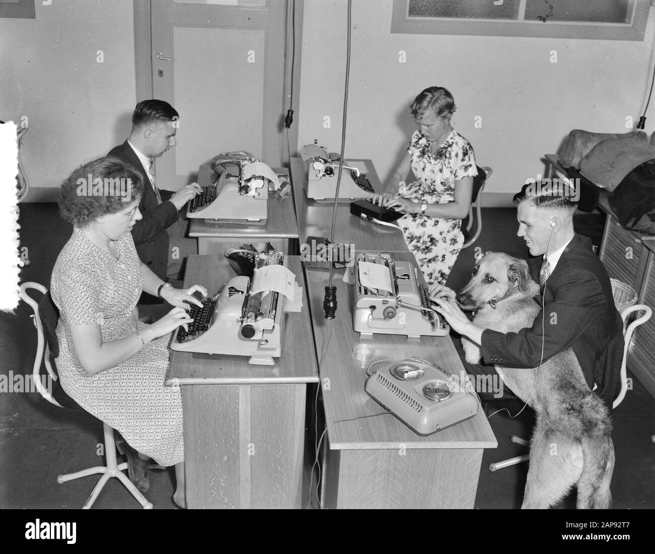 Female typists hi-res stock photography and images - Alamy