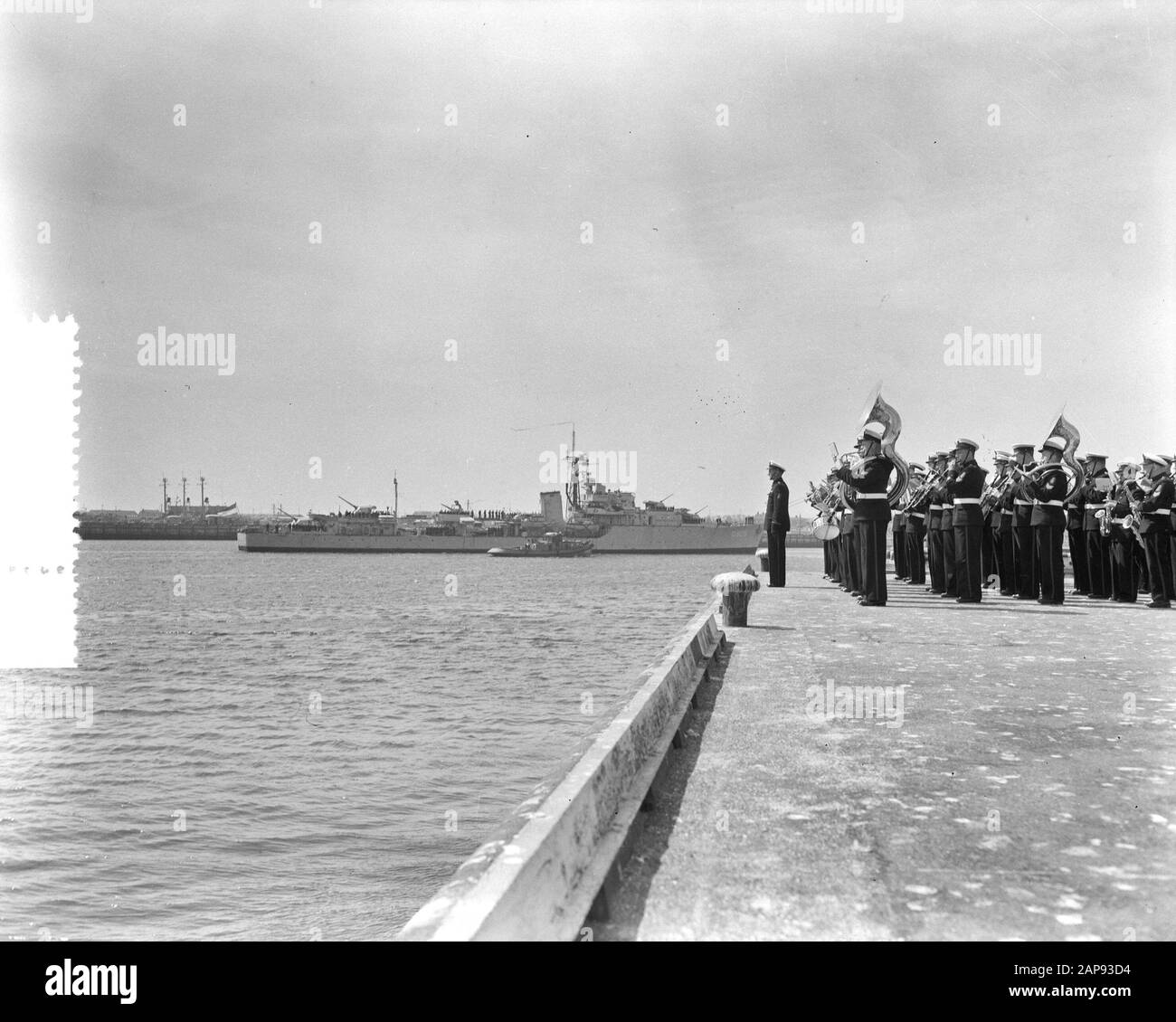 De Piet Hein in Den Helder from New Guinea Date: 8 May 1956 Location ...