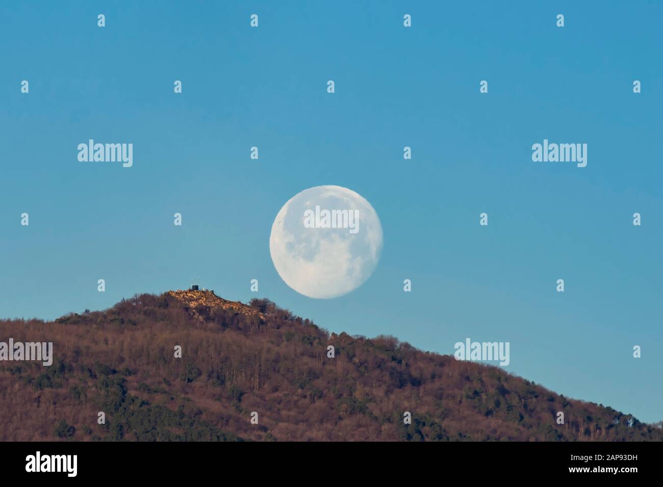 Beautiful full moon hi-res stock photography and images - Alamy