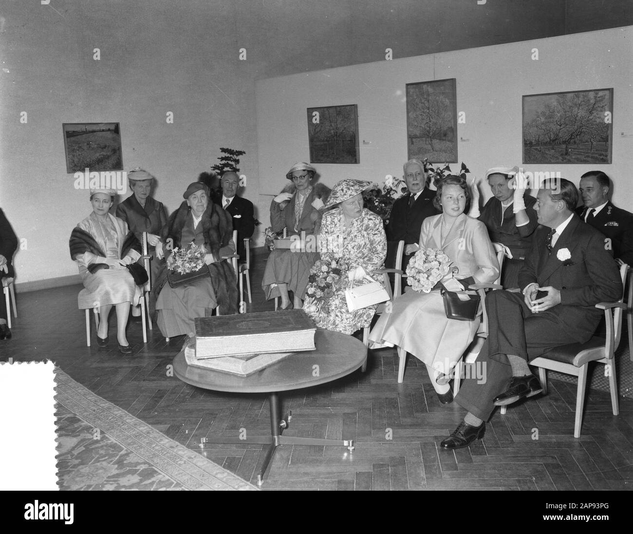 Family jong hi-res stock photography and images - Alamy