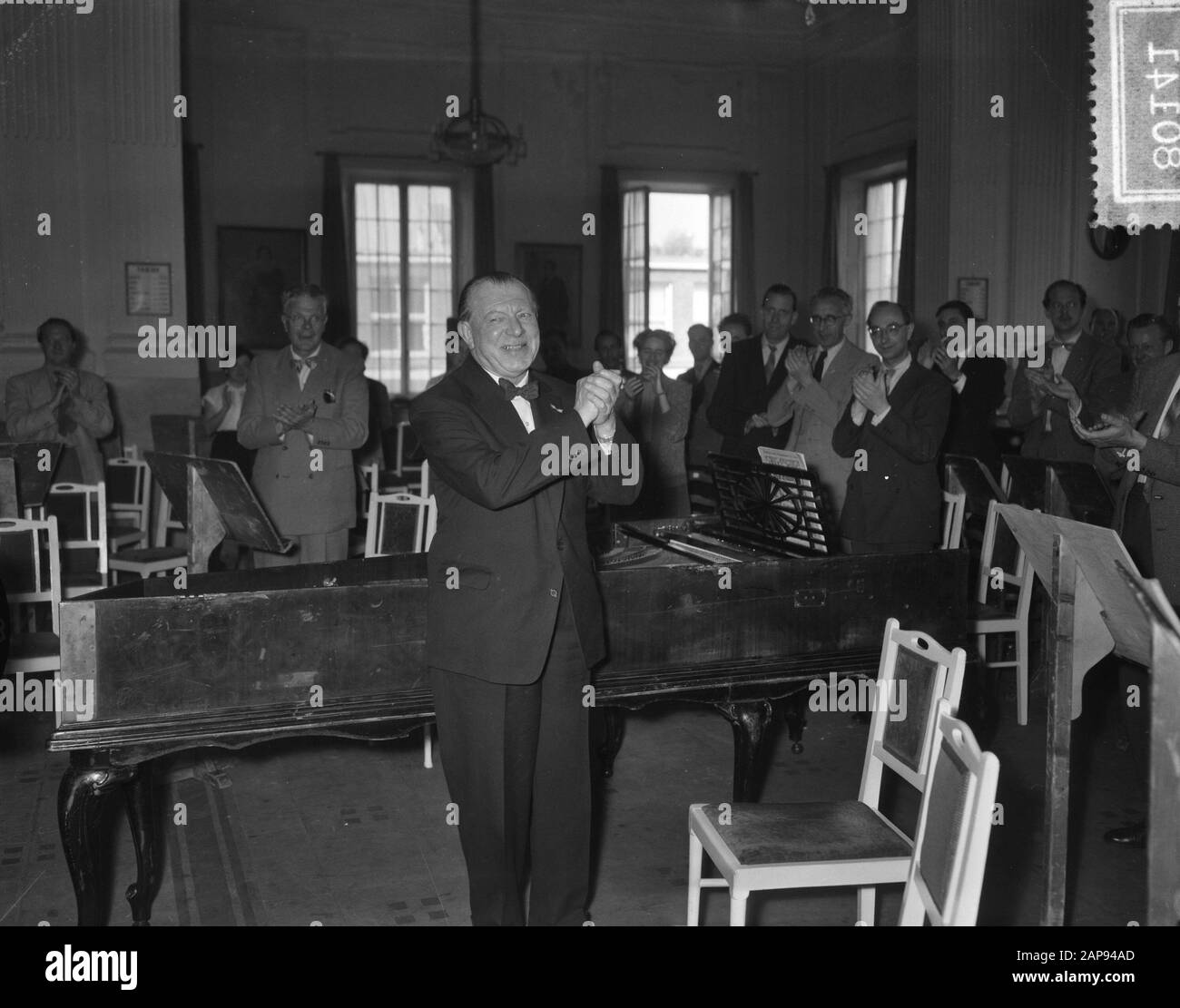 Instrument feed Black and White Stock Photos & Images - Alamy