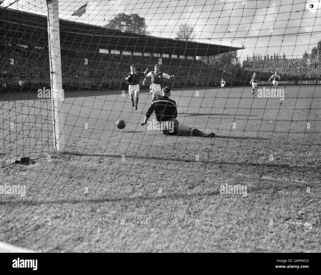 First goal game Black and White Stock Photos & Images - Alamy