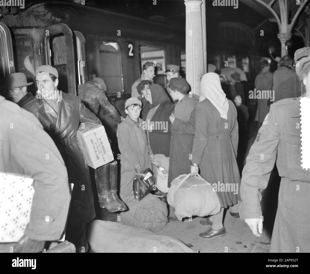 Hungary 1956 refugees hi-res stock photography and images - Alamy