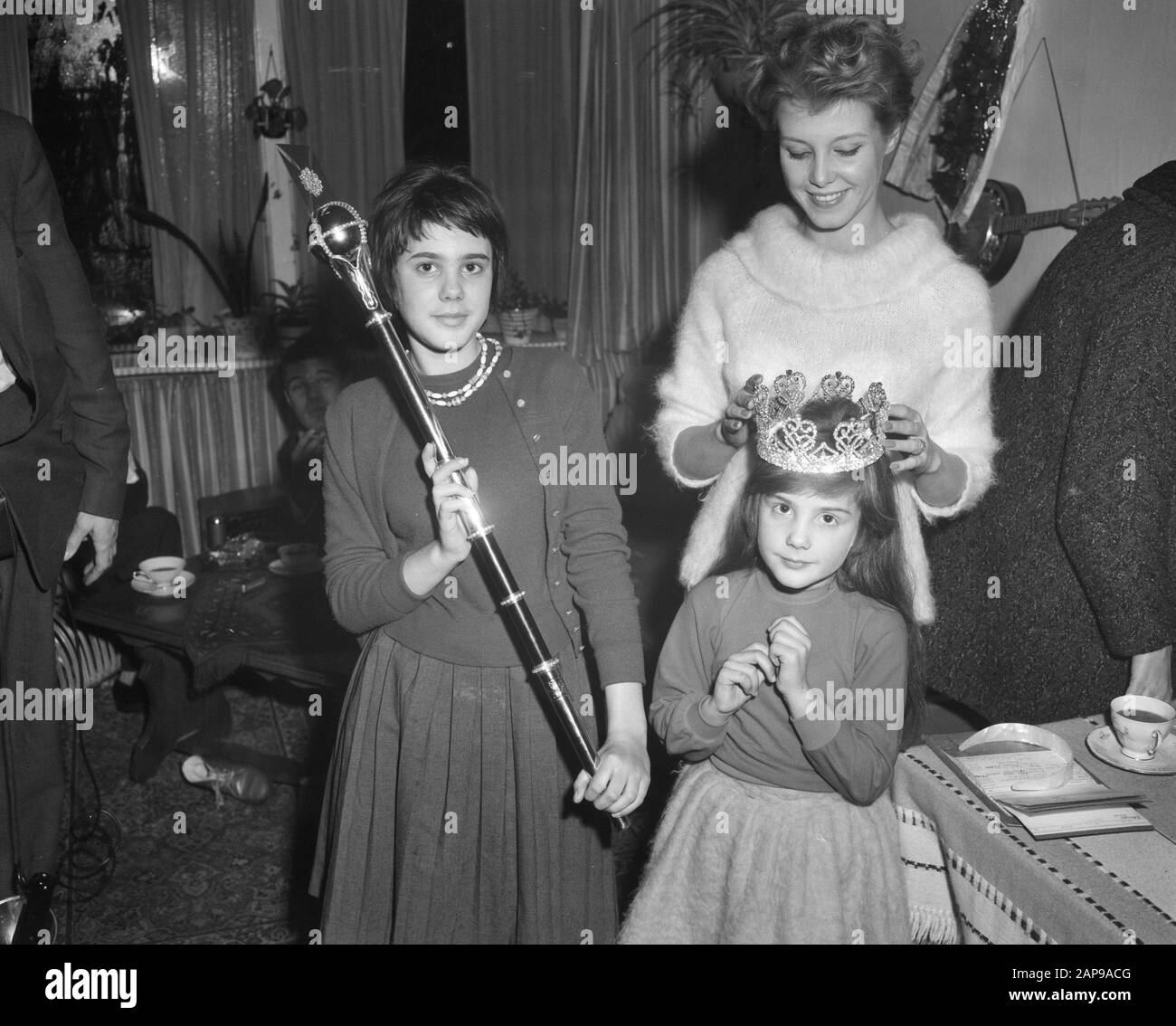 Corine Rottschäfer (Miss World) home with sisters Lies and Marian Date ...