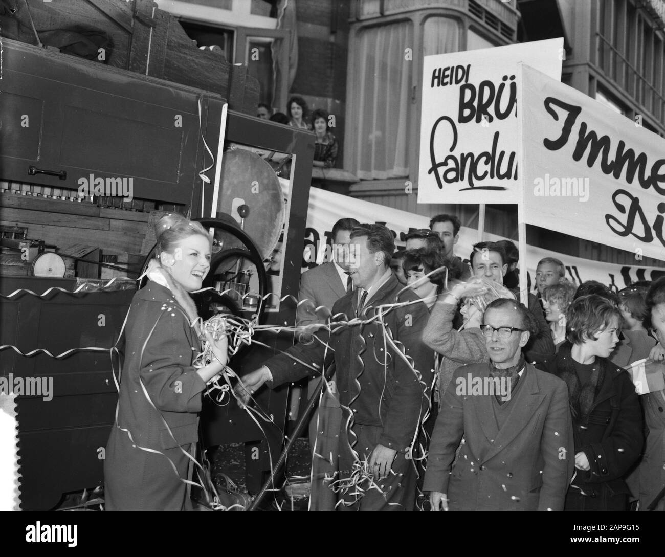 Queen canada 1959 hi-res stock photography and images - Alamy