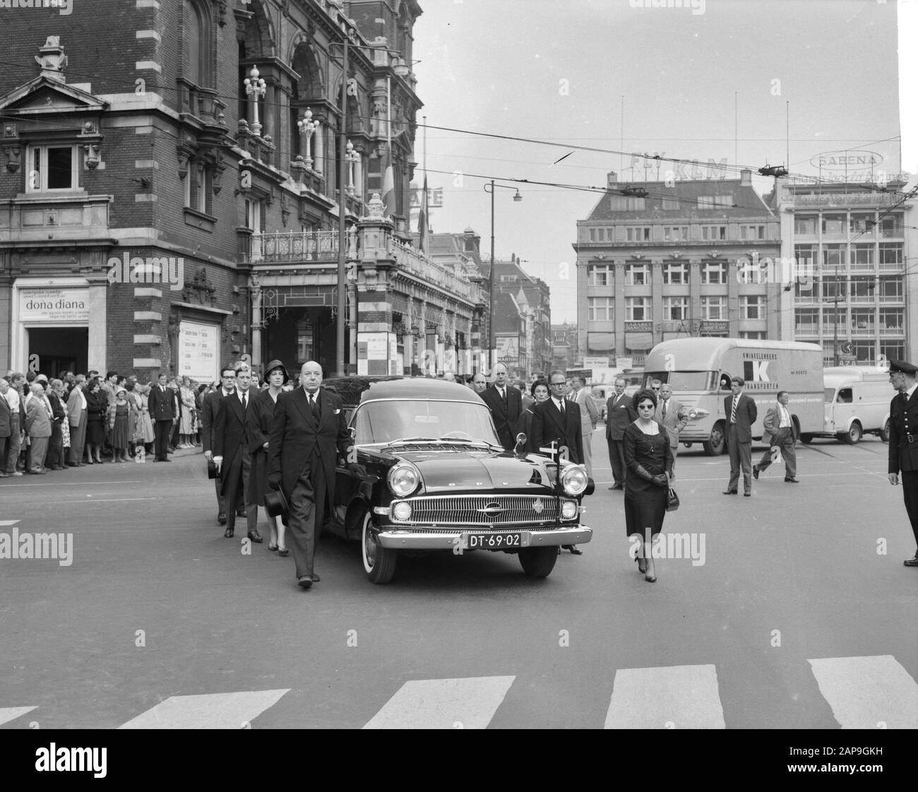 Photographer june 6 Black and White Stock Photos & Images - Alamy