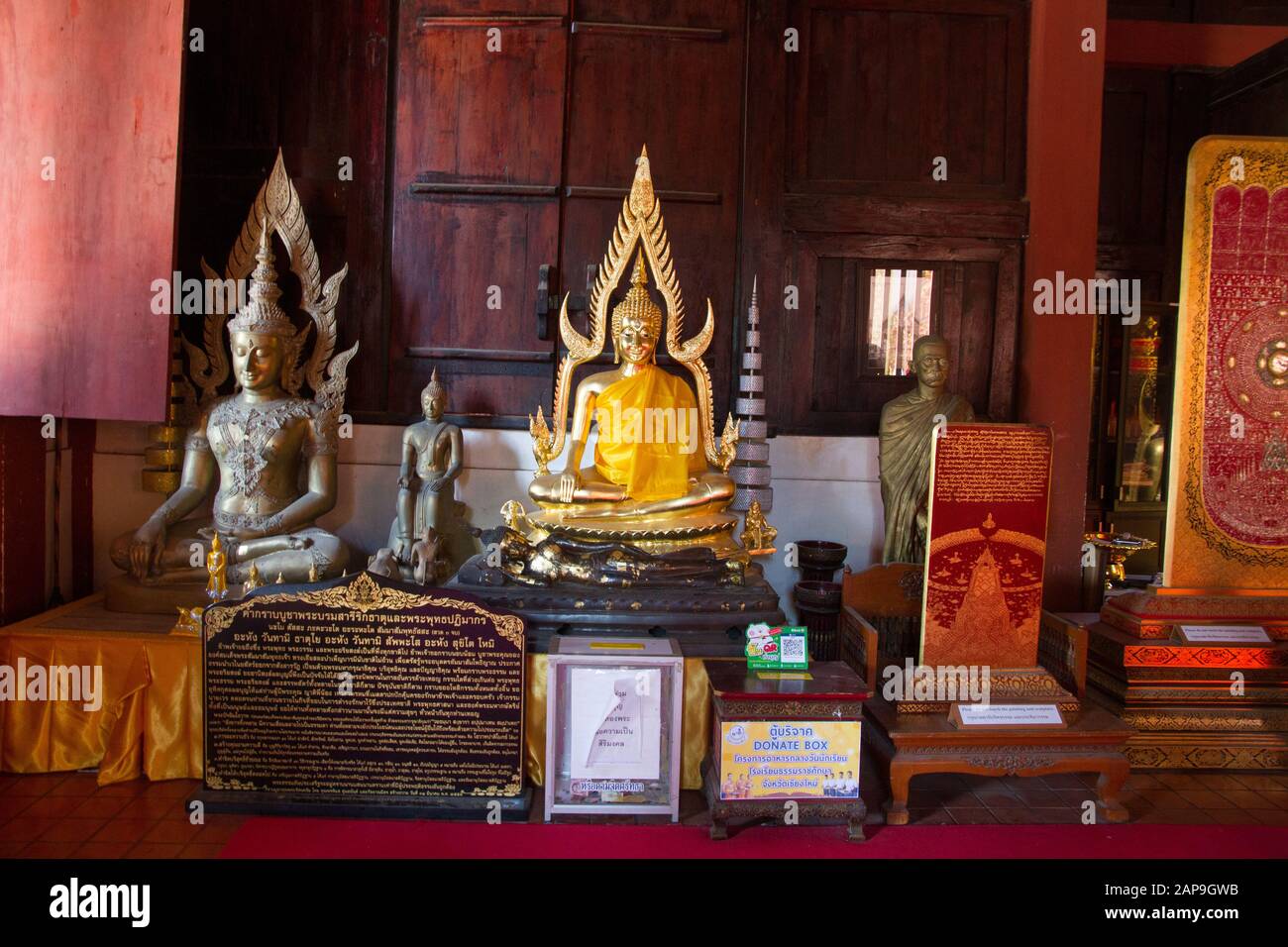 Buddhist Temple interior statues, Chiang Mai Thailand Stock Photo - Alamy