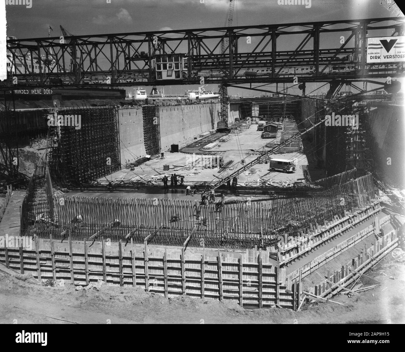 Construction giant docks at Verolme Date: June 28, 1961 Keywords ...