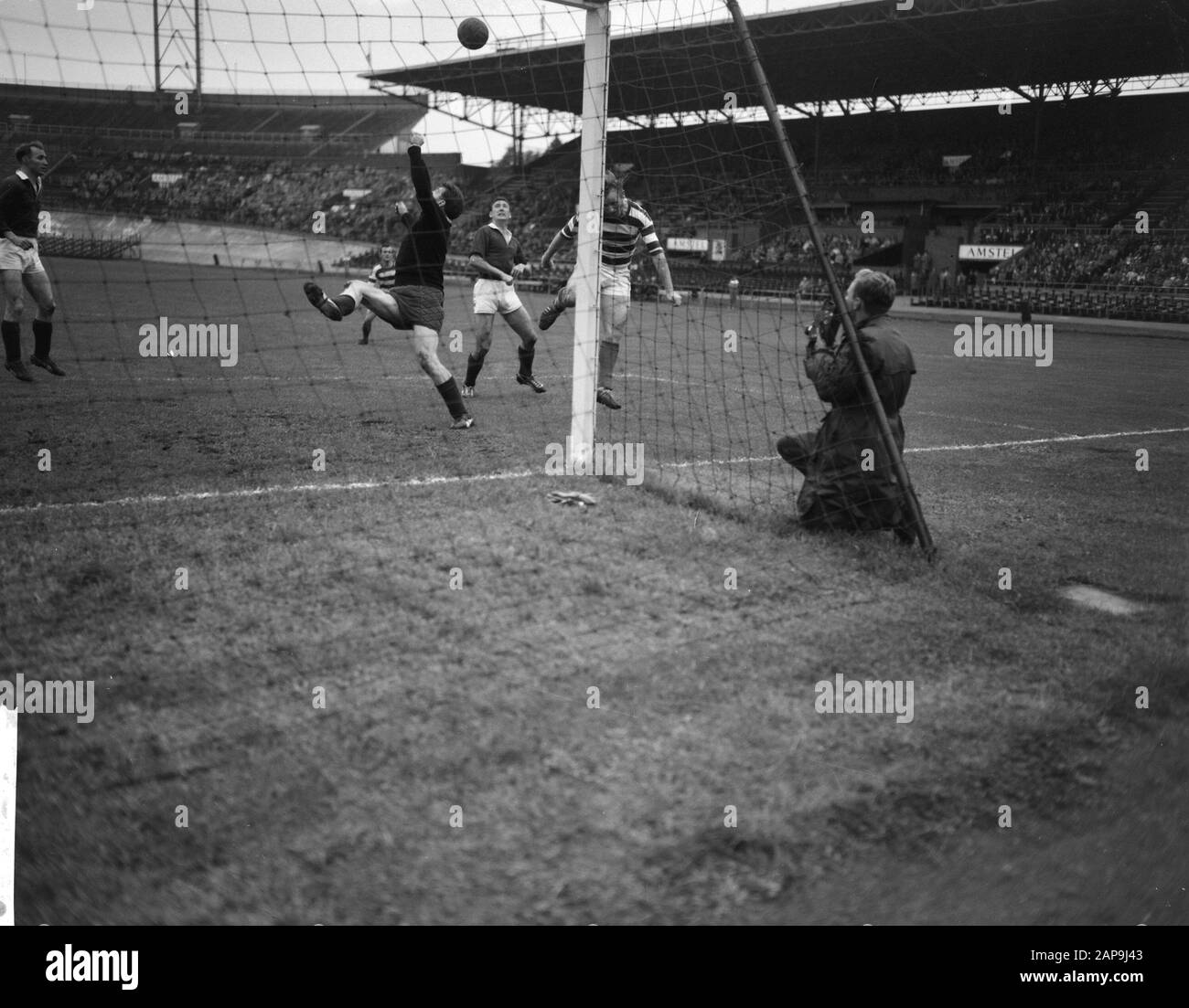 Blue-White against Rapid JC 3-1 Date: 8 October 1961 Keywords: sport ...