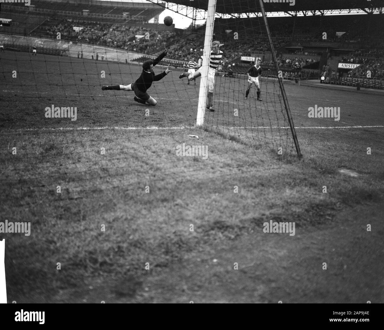 Blue-White against Rapid JC 3-1 Date: 8 October 1961 Keywords: sport ...