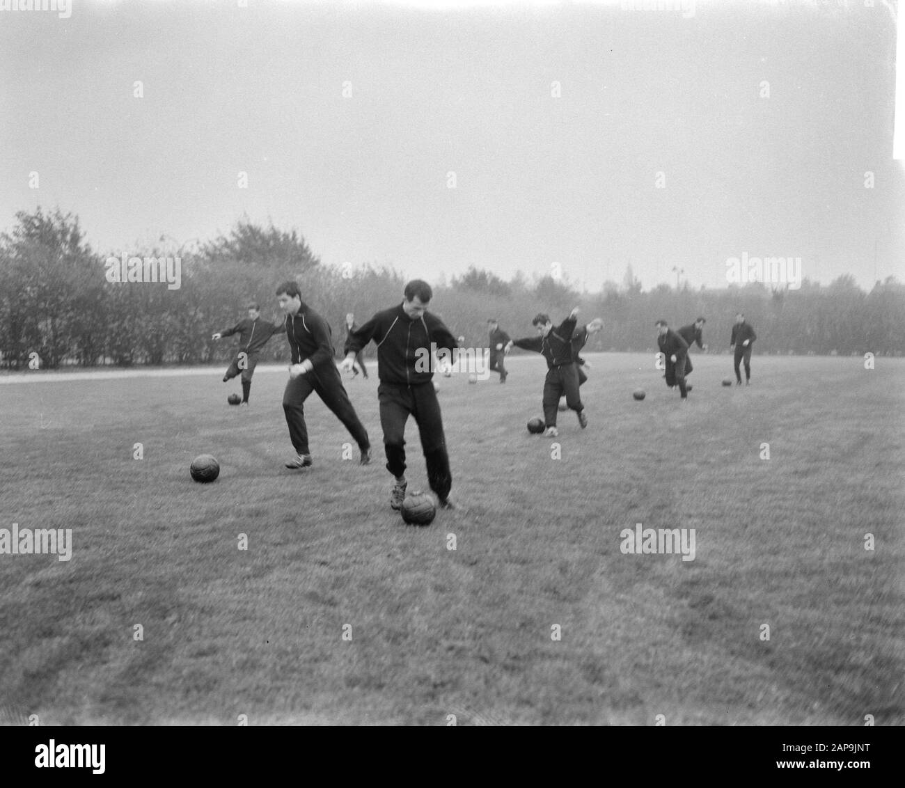 Team bonding exercises Black and White Stock Photos & Images - Alamy