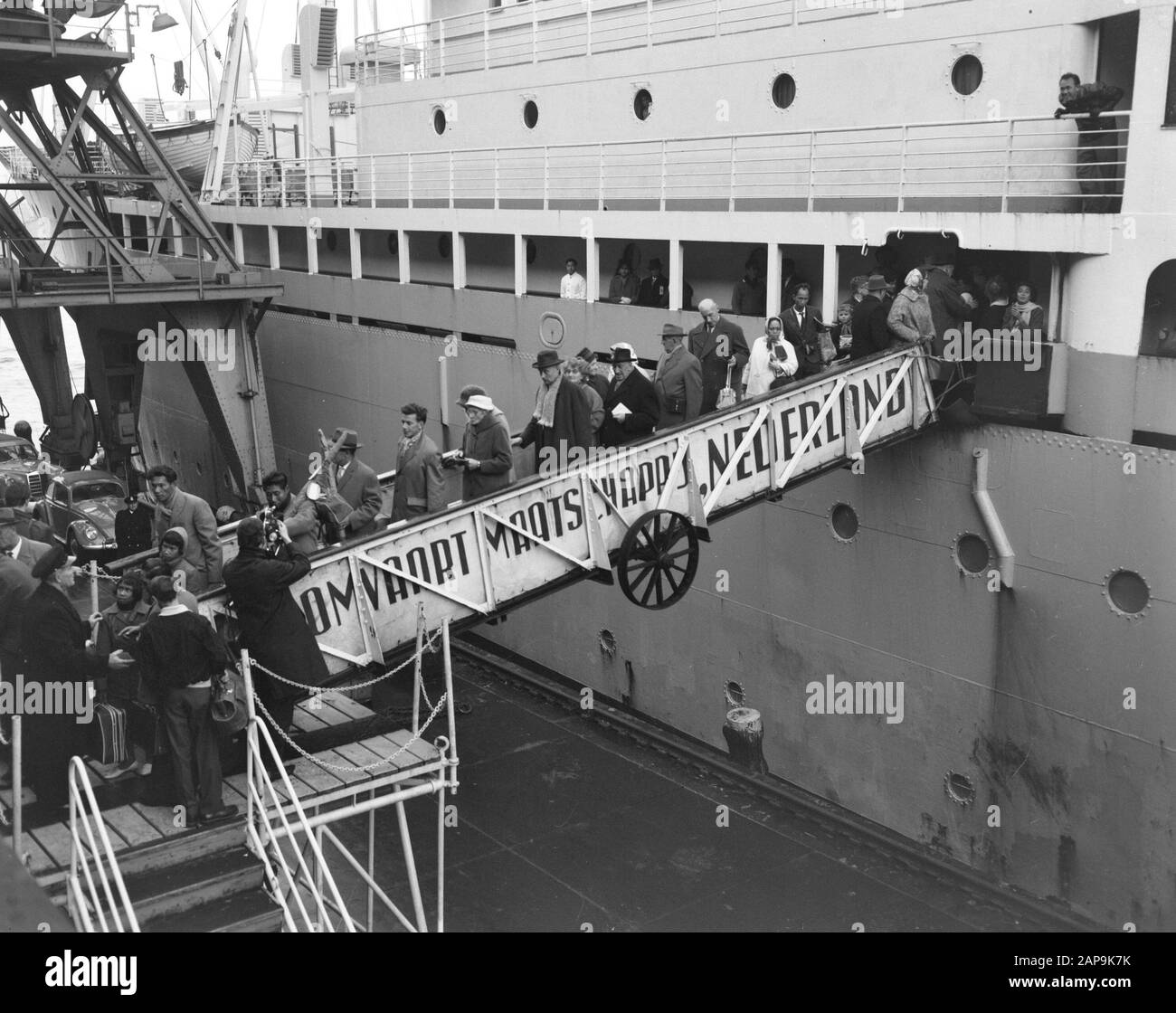 Cross of disembarkation hi-res stock photography and images - Alamy