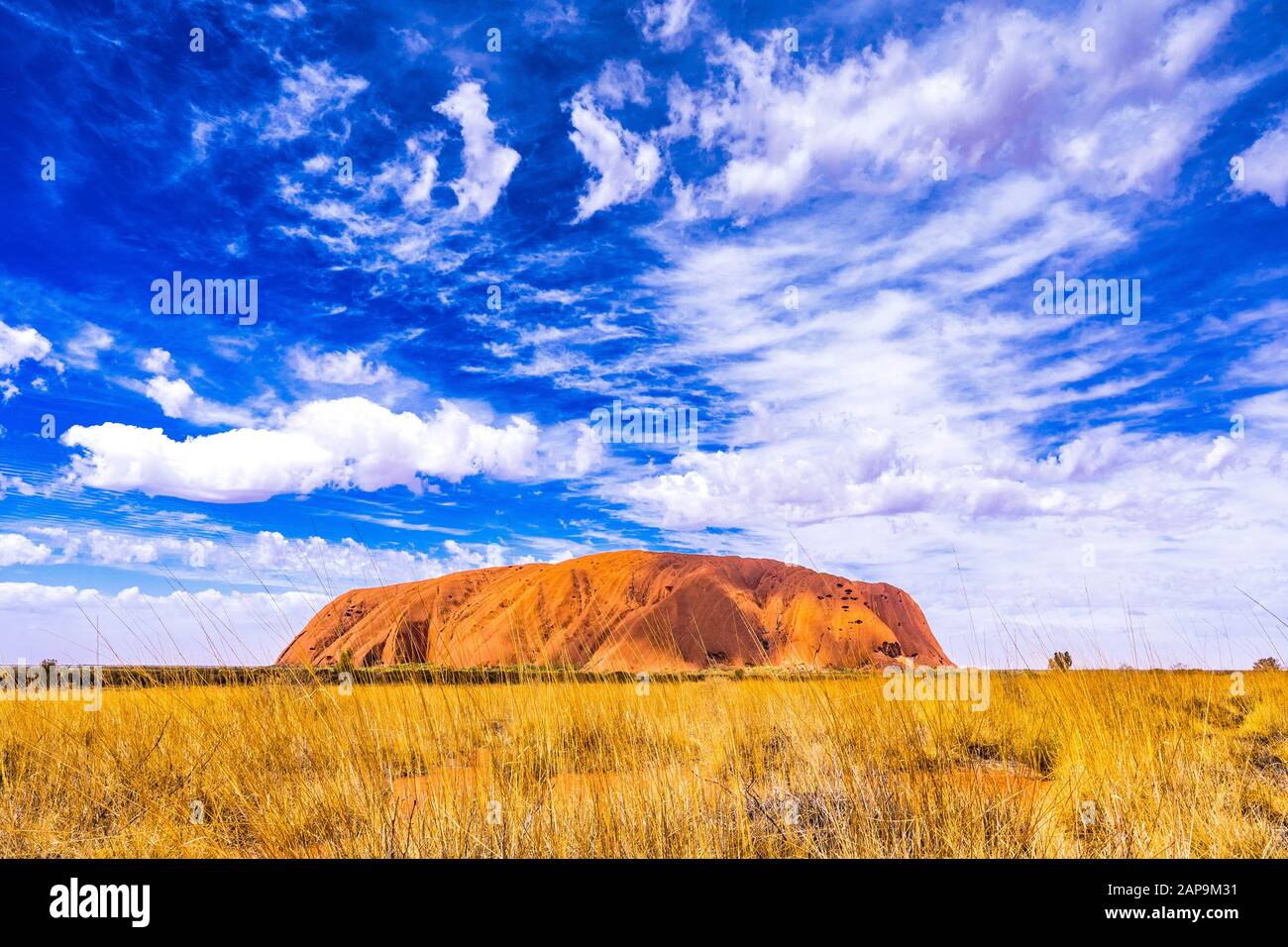 Red color uluru ayers hi-res stock photography and images - Alamy
