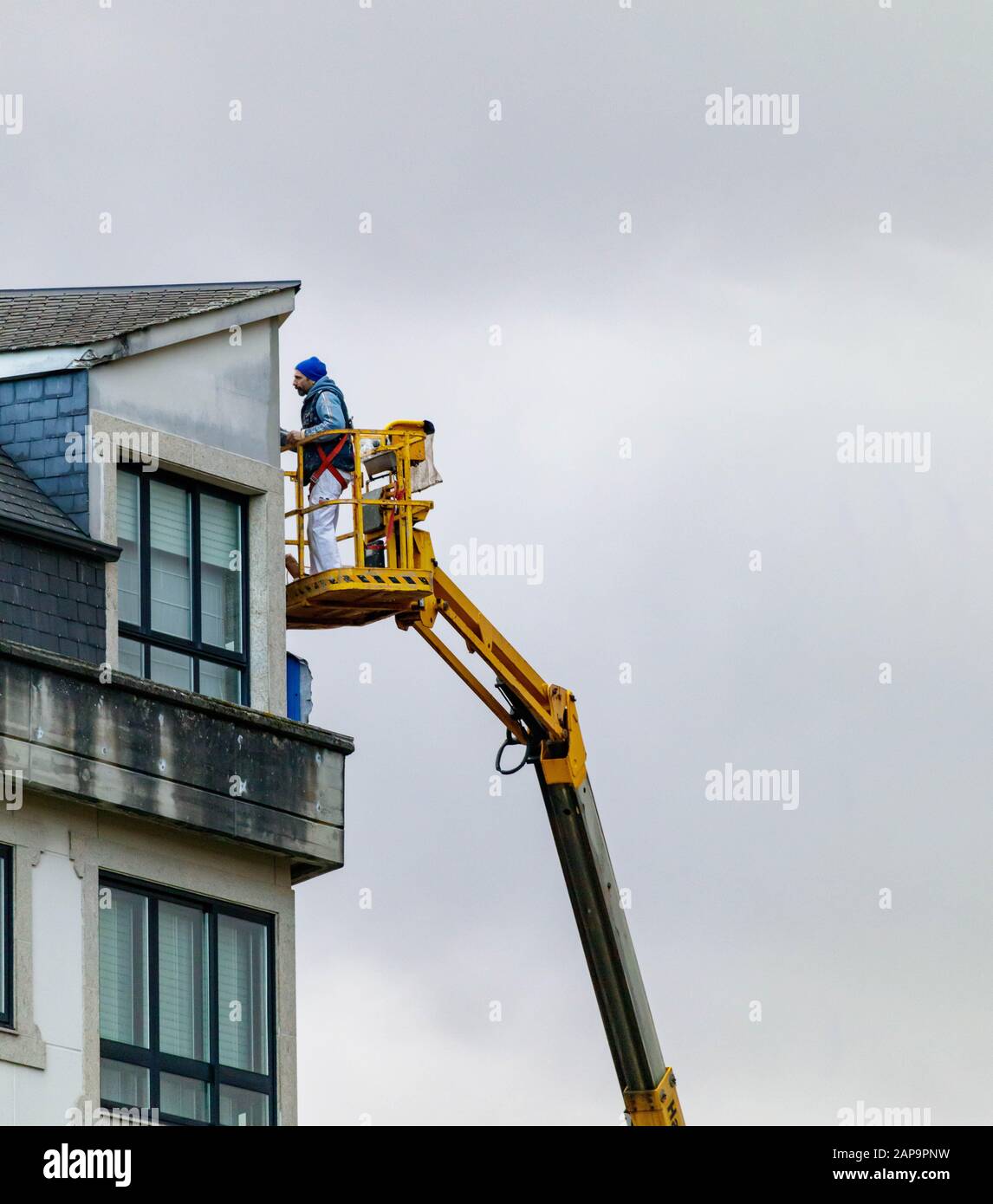 High reach platform hi-res stock photography and images - Alamy