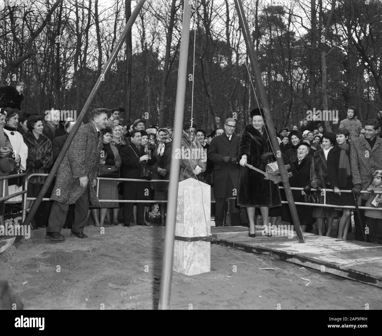 Residential boundary Black and White Stock Photos & Images - Alamy