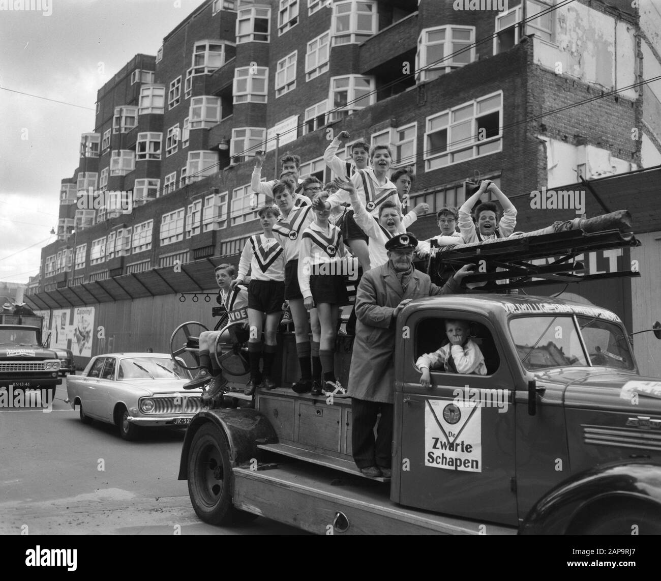 The Black Sheep champion, on a fire engine by the city Date: 19 May ...