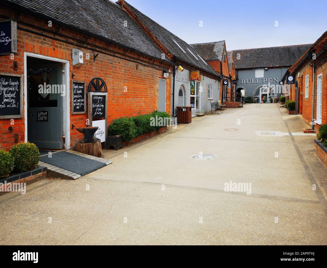 hatton shopping village courtyard warwickshire england uk Stock Photo ...