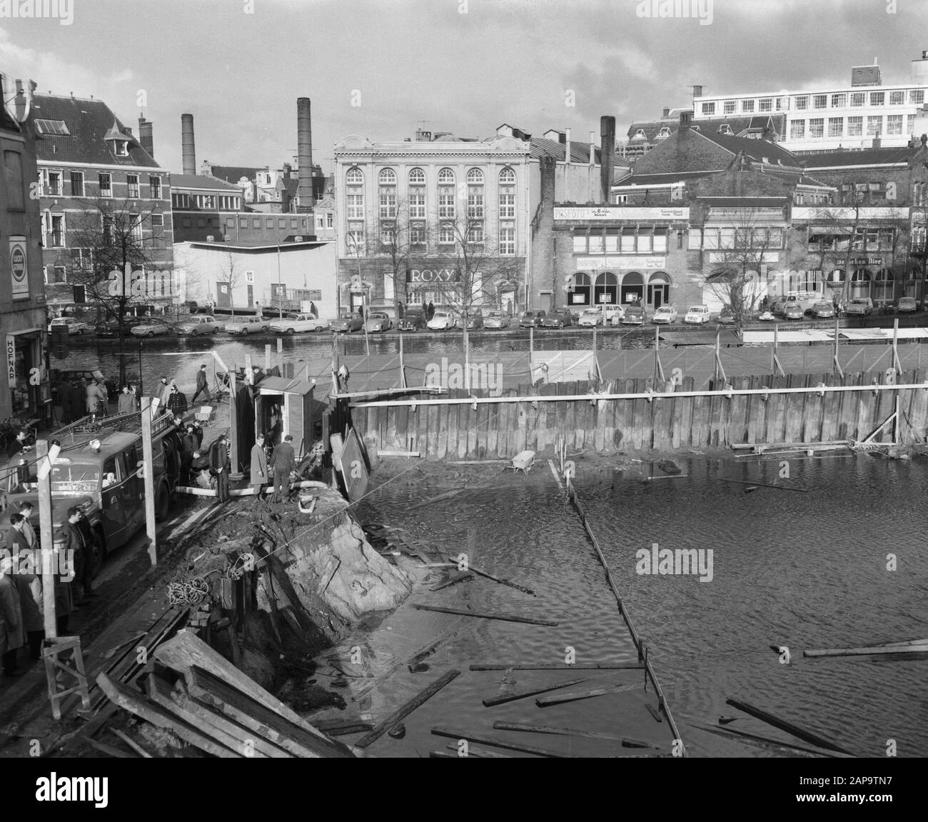 Construction pit on Singel flooded Date: November 20, 1963 Keywords ...