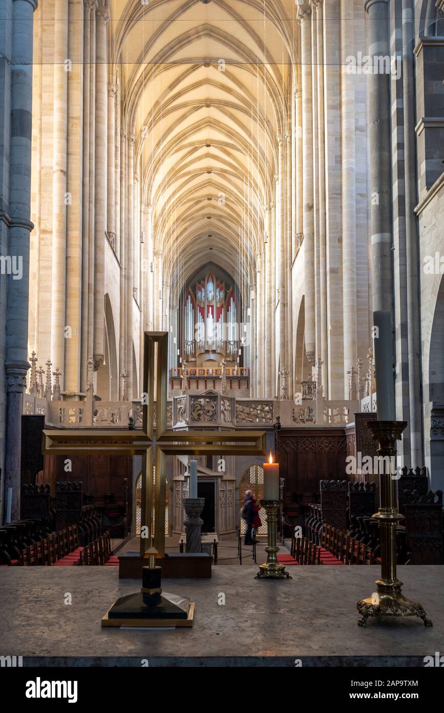 High altar stands hi-res stock photography and images - Alamy