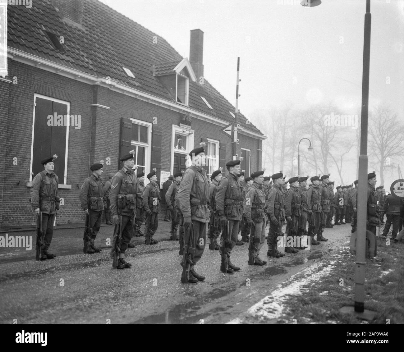 1960s british soldiers hi-res stock photography and images - Alamy