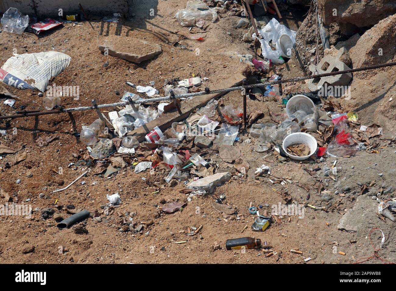 Lots of garbage hi-res stock photography and images - Alamy