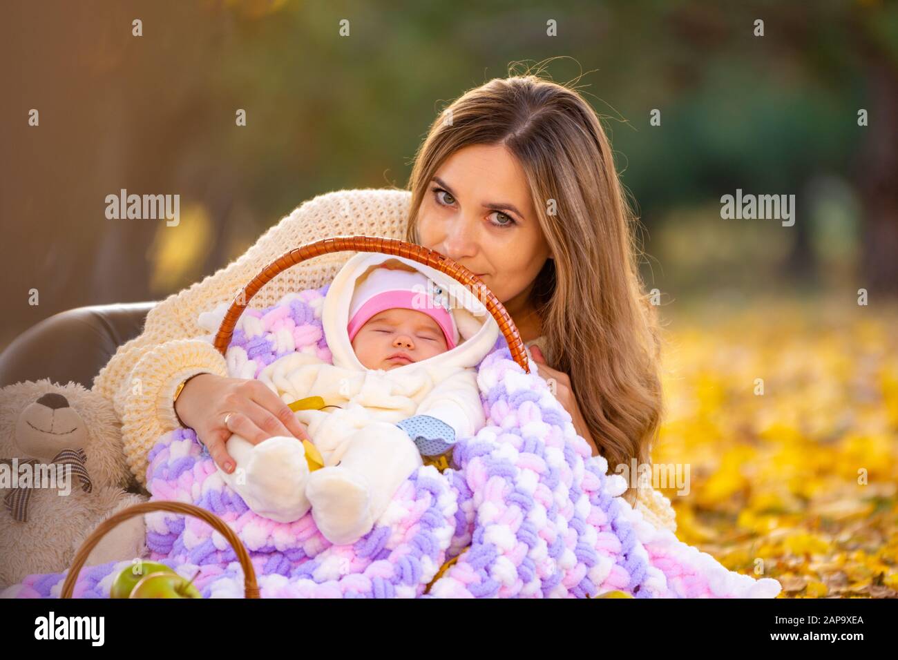 Picnic bedspread hi-res stock photography and images - Alamy
