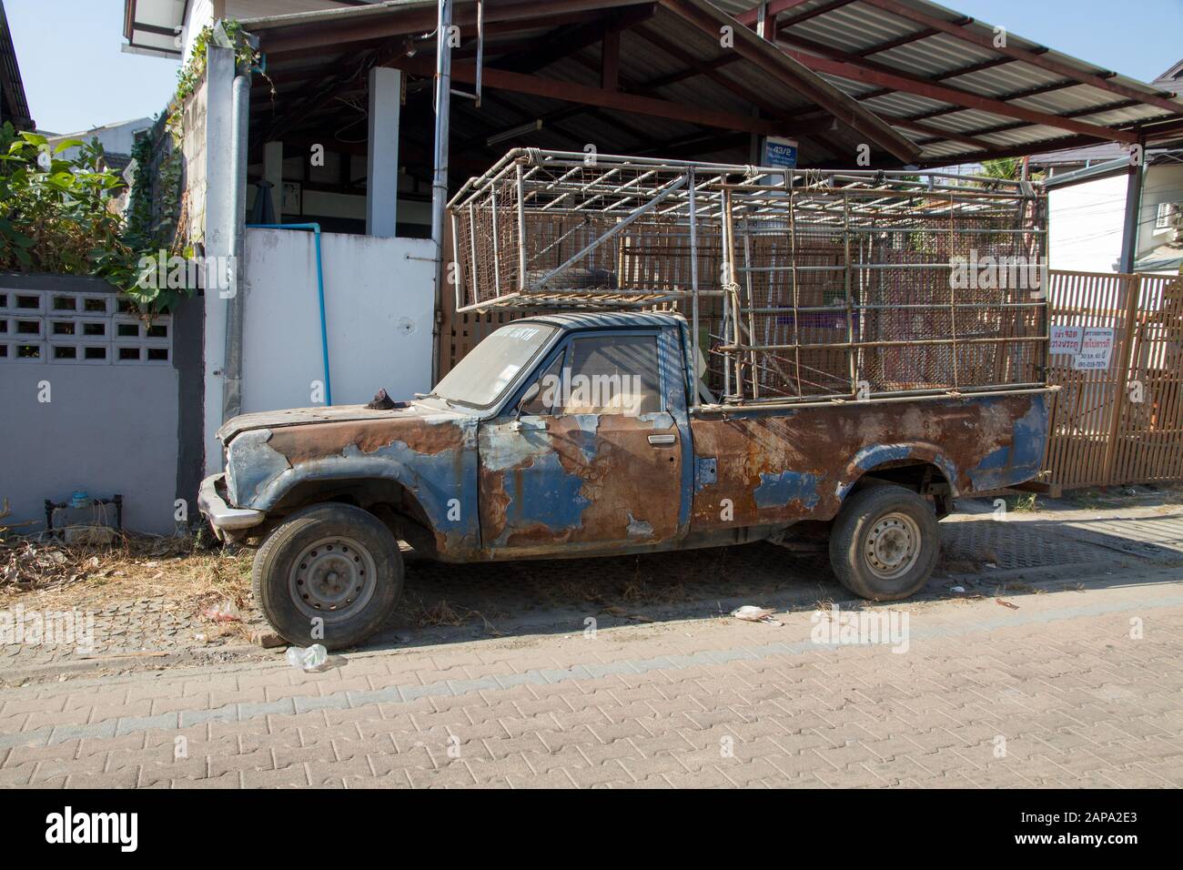 Car recycle hi-res stock photography and images - Alamy