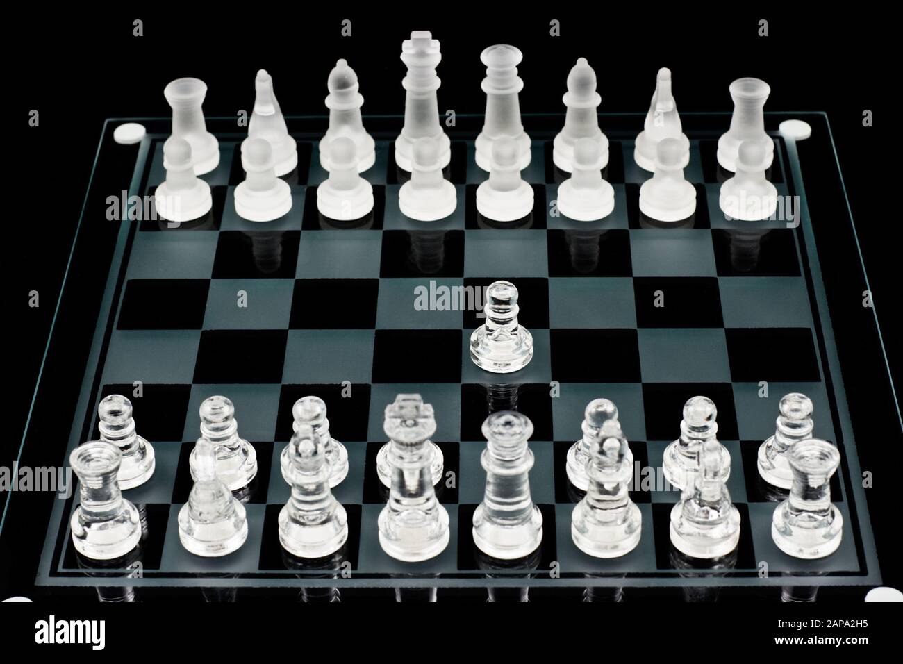 Start a game of chess hi-res stock photography and images - Alamy