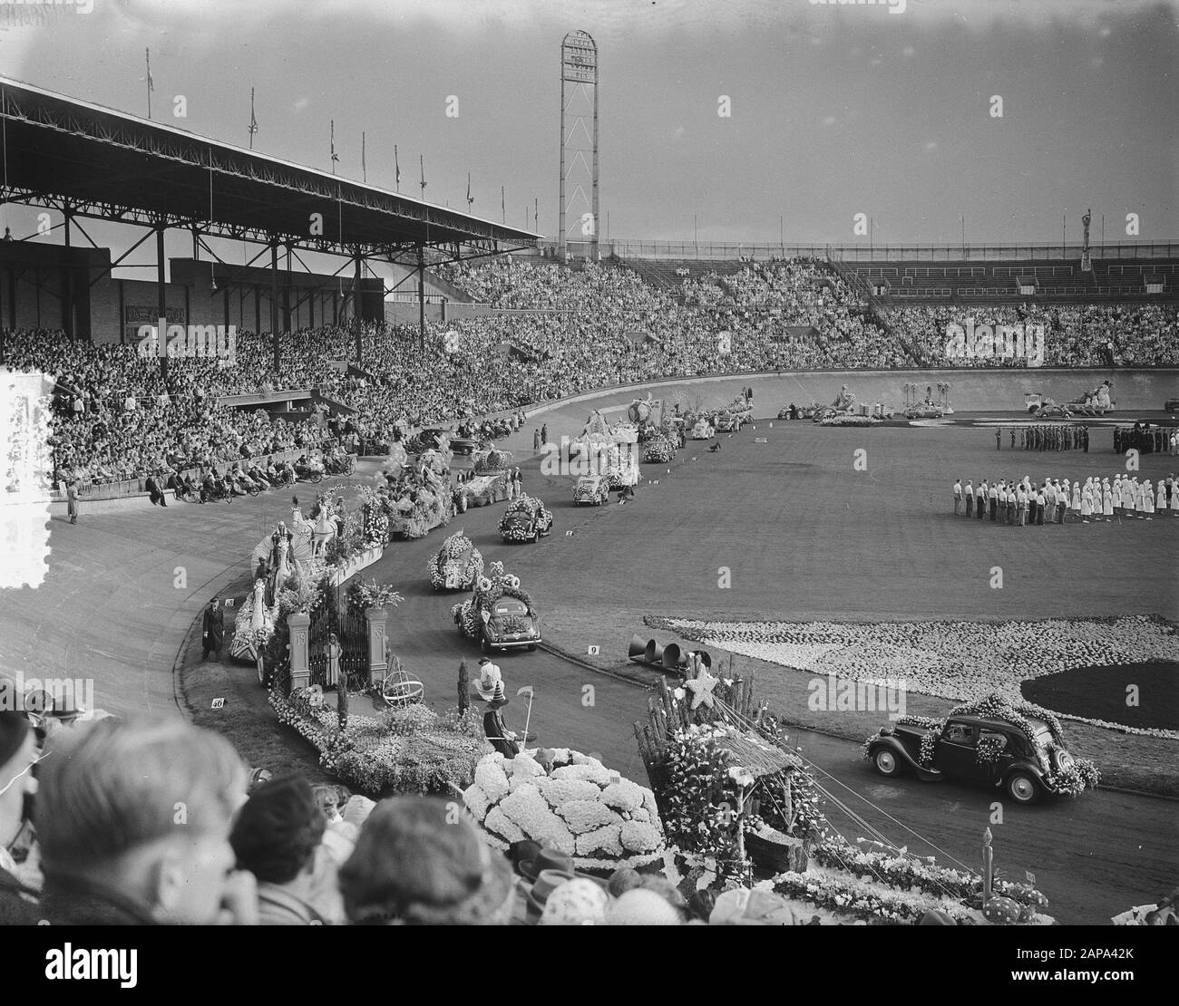 Bloemencorso Stadion Amsterdam Date: September 6, 1952 Location ...