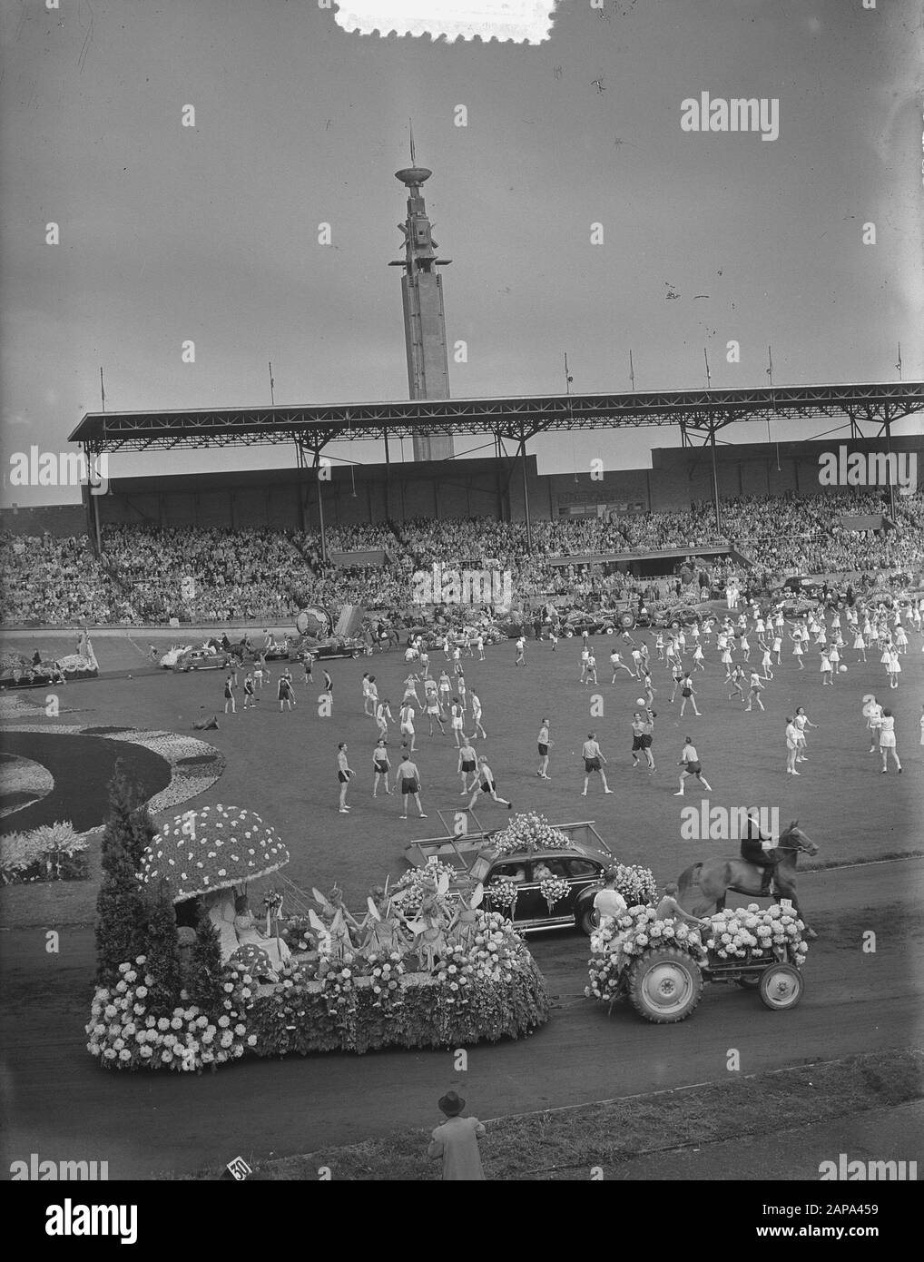 Bloemencorso Stadion Amsterdam Date: September 6, 1952 Location ...