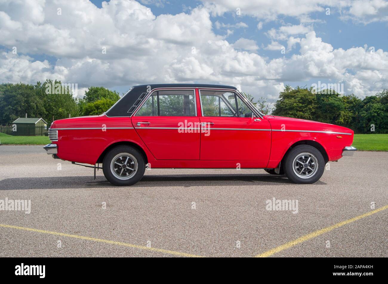 Hillman hunter car hi-res stock photography and images - Alamy