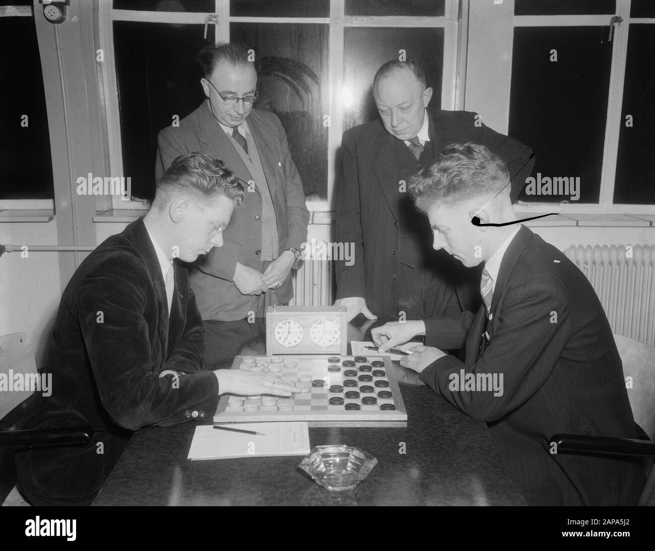 Checkers competitions hi-res stock photography and images - Alamy