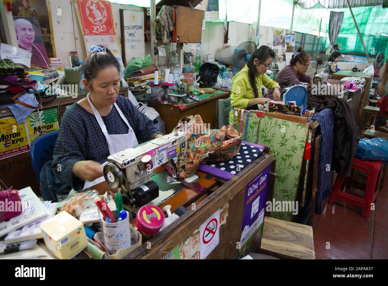Thailand woman worker, seamstress handcraft craft Stock Photo - Alamy